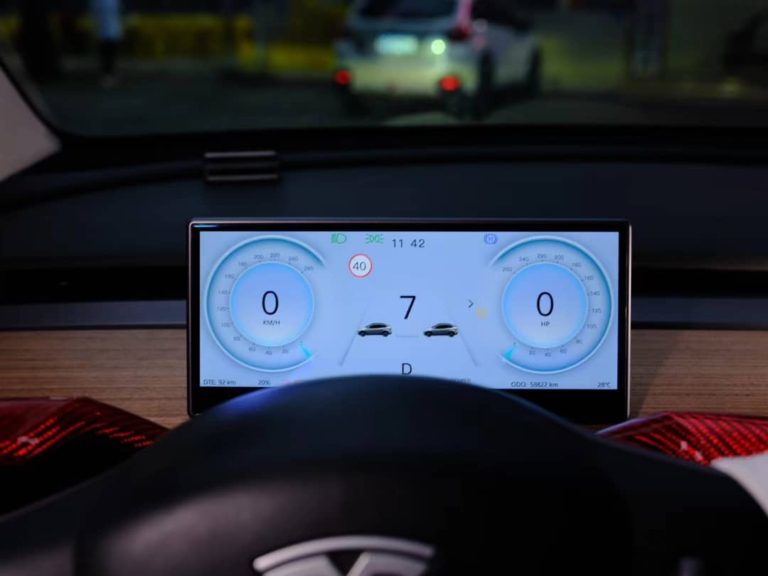 Tesla Model 3/Y Touch Screen Heads Up Display | Waze, Apple CarPlay & More!